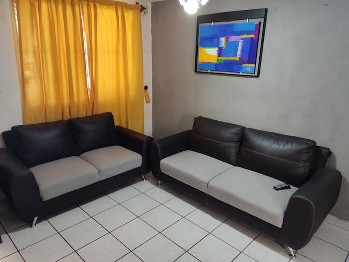 Casa A 15 Min Del Centro + Cochera Y Wifi 173m - Morelia