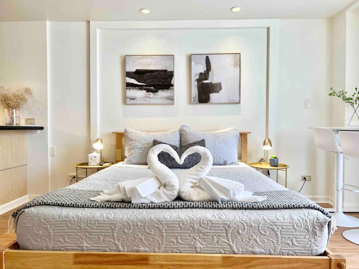 11th Fl |Free Parking| Central Waikiki Near Beach - Honolulu, HI