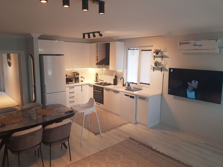 Konyaalti'nda Lux Bahçe Kati 140m2 ÇOcuklar Için. - Antalya