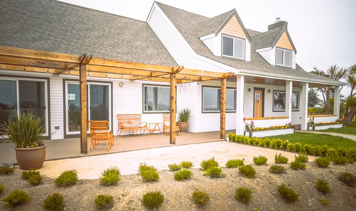 Oceanfront Lux, Bbq, Wine Rack: Scopa Seaside Stay - Crescent City, CA