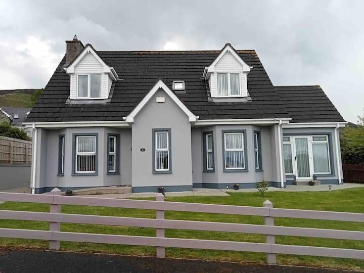 Golf/ Beach 5 Min Walk  Away (Wifi)) - Buncrana