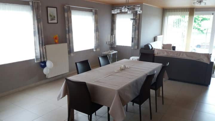 Ruim(105m²),lichtrijk Appartement Te Blankenberge! - Brugge