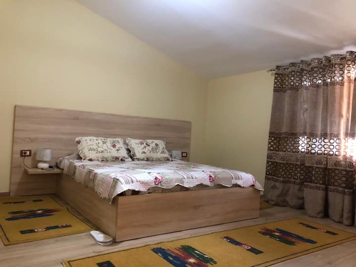 New, Spacious Villa In Old Korca Neighborhood - Korçë