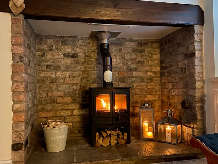 Delightful 3 Bed Cottage With Hot Tub & Sea Views. - Abersoch