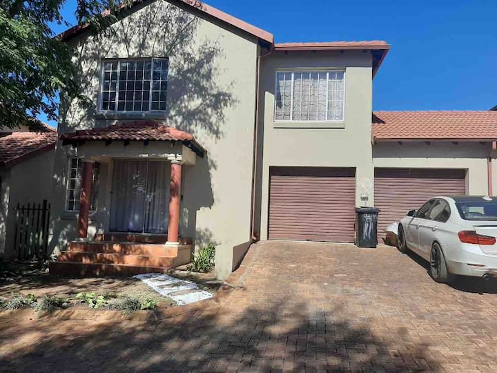 Home Away From Home In Security Complex - Alberton