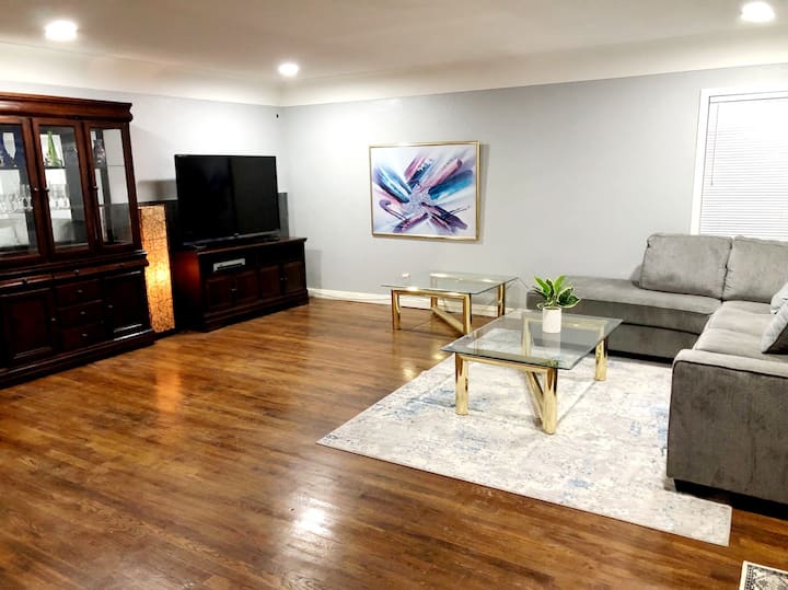 House 5 Min To The Strip W/ 3 Beds 2 Baths - Las Vegas, NV