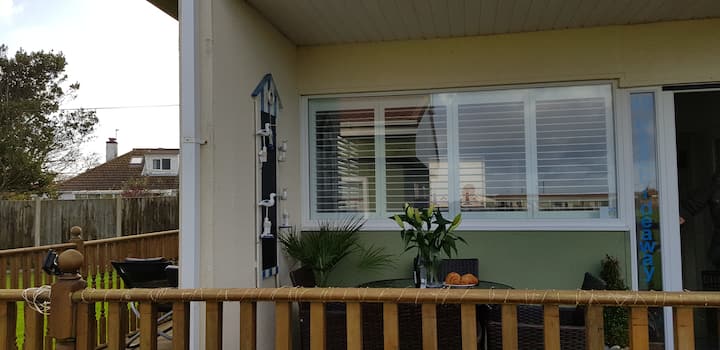 Beach Hideaway, Bacton, Norfolk With Free Wifi - North Walsham
