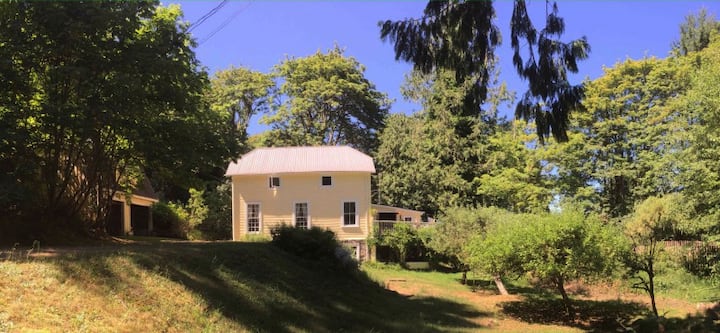 The Old Creamery: Family & Pet Friendly Farm House - Duncan