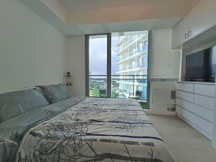 Up to date 1BR Unit in Azure Beach Staycation - Condominiums for Rent ...