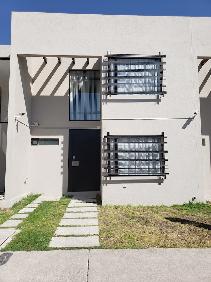 Sombra Casa Nueva Para Hasta 8 Personas Facturamos - Querétaro