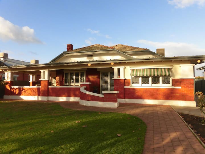 The Cedar Half House I - Albury