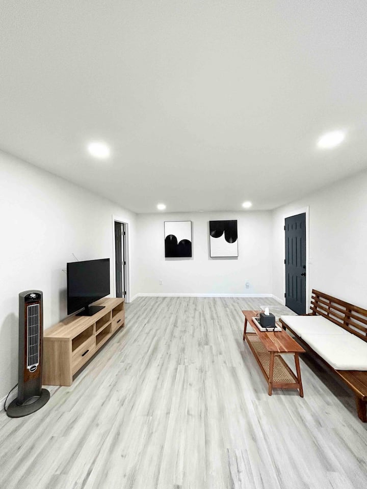 Entire 1bed/1bath Guesthouse Between Dtla & Oc - Norwalk, CA