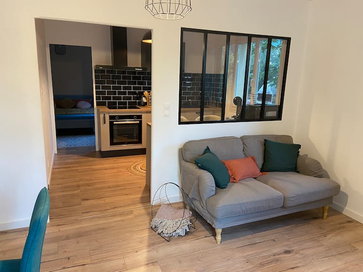 Cocooning T2 Rénové Avec Vue Sur Le Castelas . - Rochefort-du-Gard