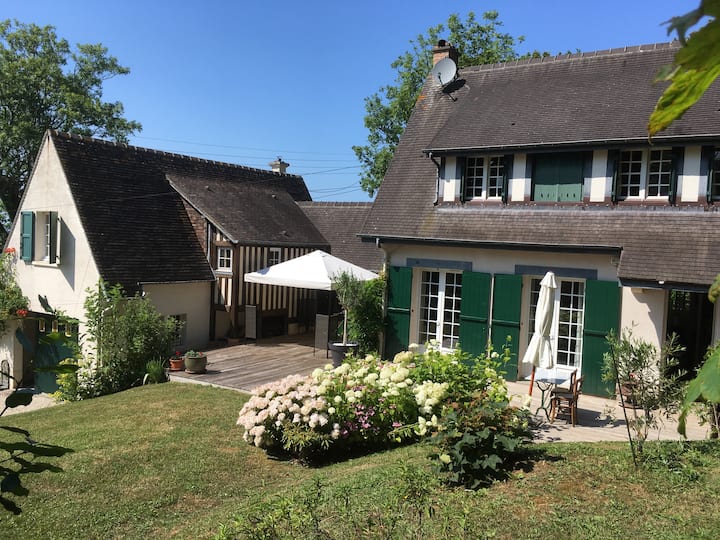 Maison Familiale Vue Dégagée Sur Mer Avec Jardin - Houlgate