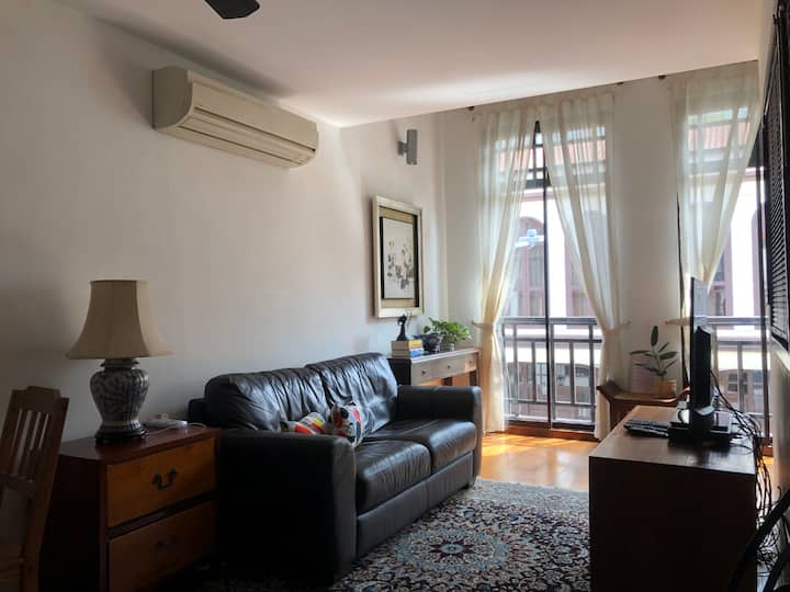 Bright & Charming 1br Shophouse Apt, 3mins To Mrt - Marine Parade