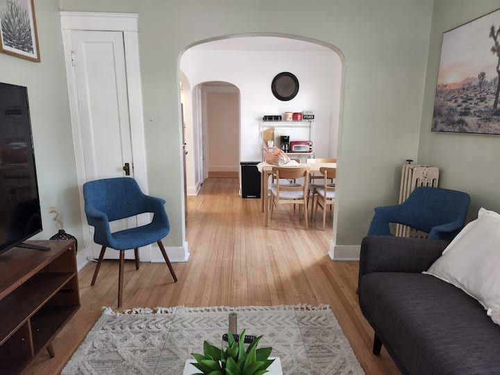 Cozy Two Bed Apt Dwntwn Parking On Site - Salt Lake City, UT