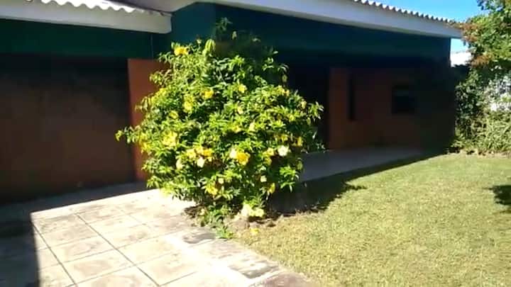 Casa Grande Em Xangri-lá A Duas Quadras Do Mar - Xangri-Lá