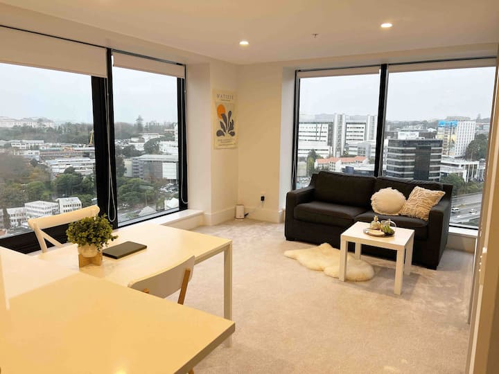 Sea View 1 Bedroom New Apartment Located In Cbd - Auckland