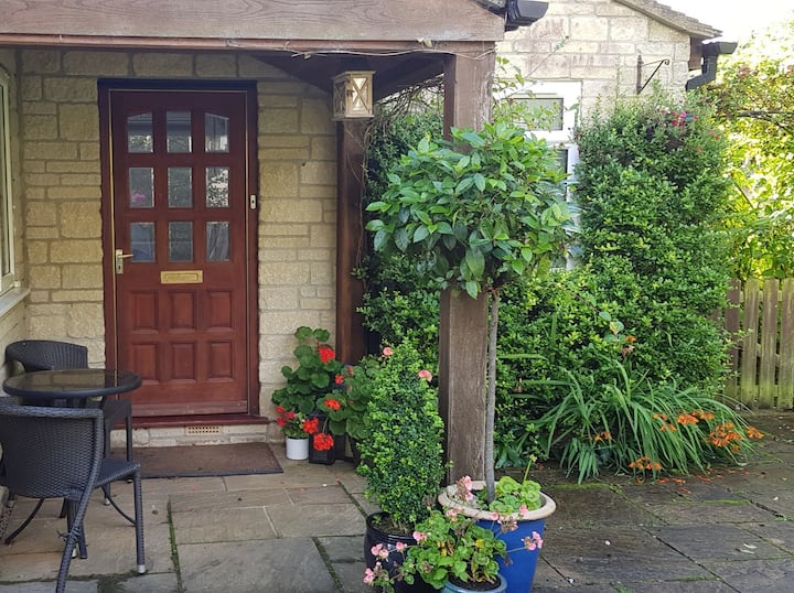 Single Room In Cotswold Hamlet. - Gloucestershire