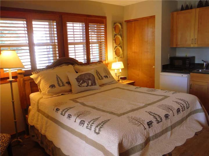 Hotel Style Room In Resort Village - Whitefish, MT
