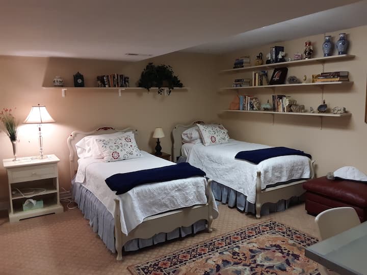 2 Level Studio Sleeps 4 Pet Friendlly Se Denver - Denver, CO