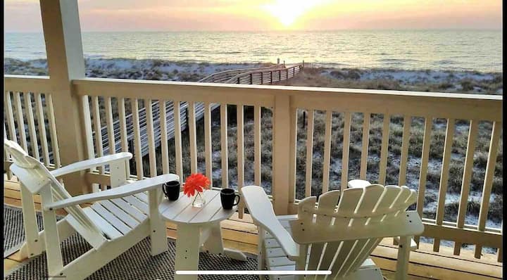 Avalon's Cove - Oceanfront, Pool, Near Boardwalk - Carolina Beach, NC