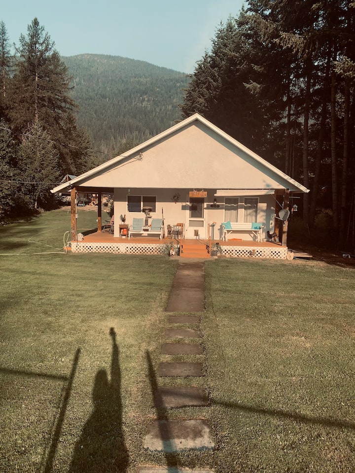 Ray&bevs Mountain Get Away. - Castlegar