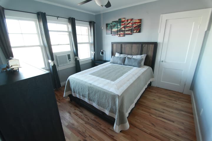 Montana Bungalow 1 - El Paso, TX
