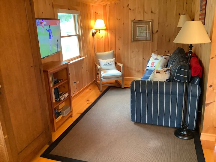Affordable And Beautiful Coastal Cottage - Boothbay Harbor, ME