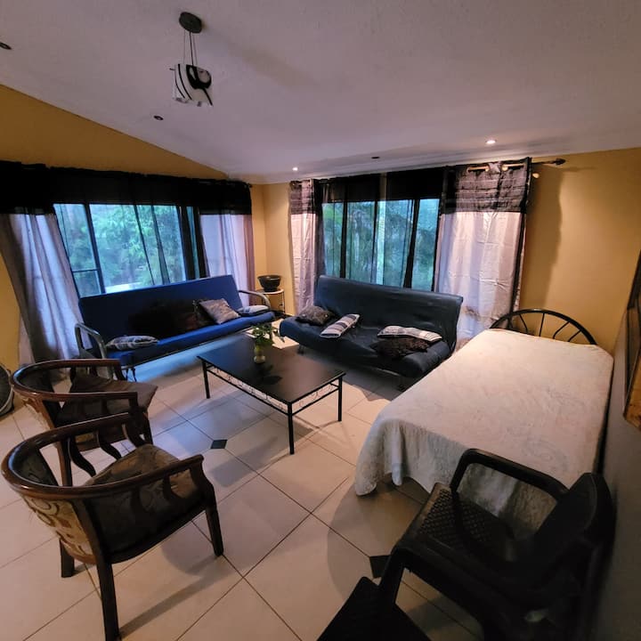 El Nido, Cerró Azul - Panama City