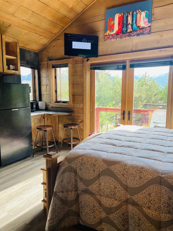 Historic Westcliffe Outpost Loft 1bed/1bath Apt - Westcliffe, CO