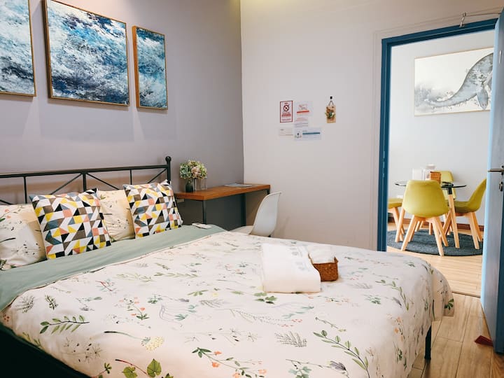 仙本那潜堂Infinity精品民宿,标准大床房（无窗），华人民宿，仙本那中心位置，吃饭逛街方便 - Semporna