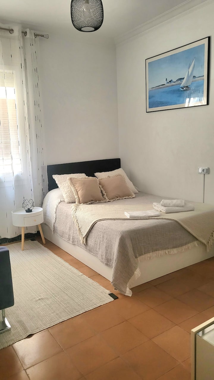 Habitación En Zona De Glorias - 