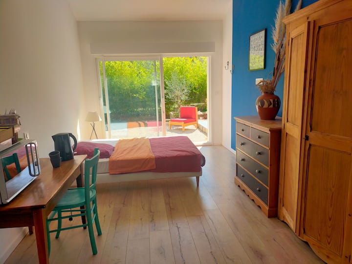 Chambre Indépendante + Sdb, Avec Grand Jardin - Nans-les-Pins