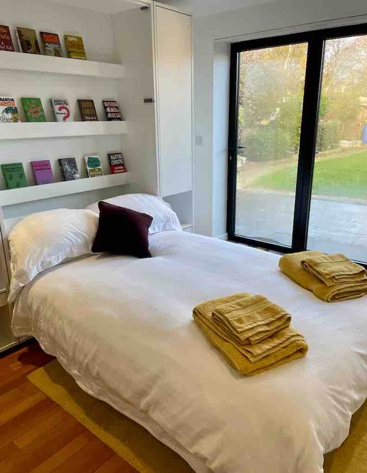 Self Contained Studio/loft Style Garden Apartment - 킹스턴어폰헐