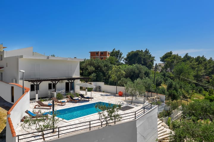 Holiday Home Villa Casa Bianca Makarska - Makarska