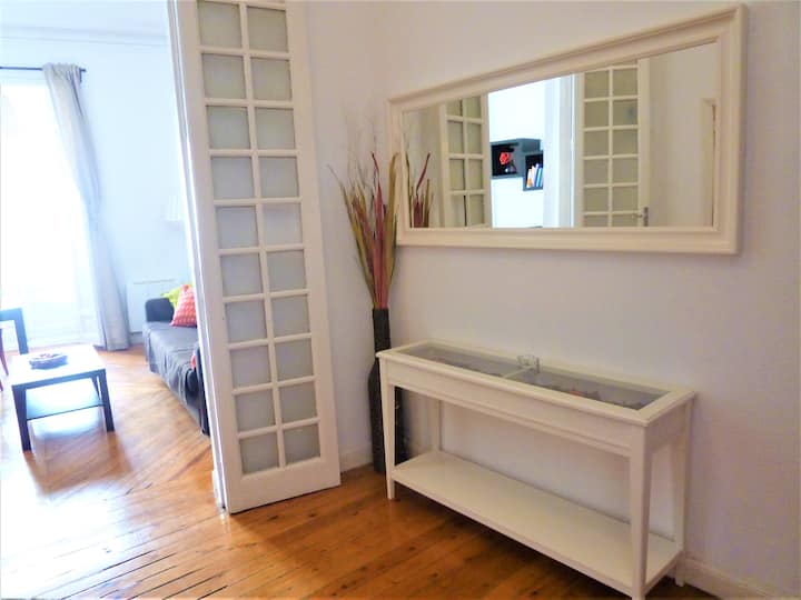 1-8.las Cortes.sol.madrid Center. 70m2.bright.a/c. - Madrid
