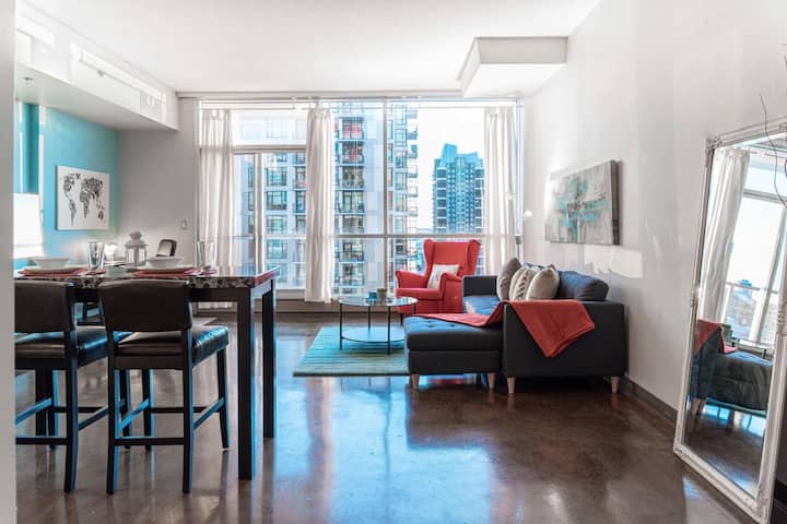 Unbeatable Location + Perfect 4 Travelers By 17ave - Calgary