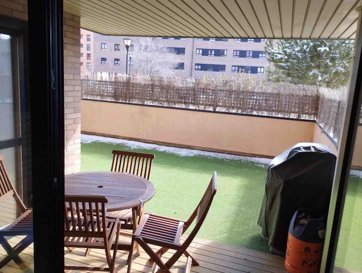Bajo 3 Habitaciones Con Gran Terraza . - Soria