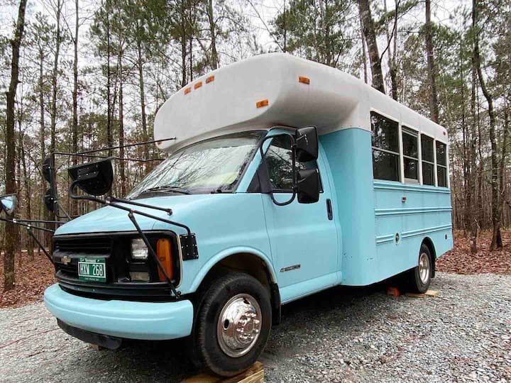 Beautiful Bus Tiny Home Cozy Stay, Lake Oconee - Lake Oconee, GA