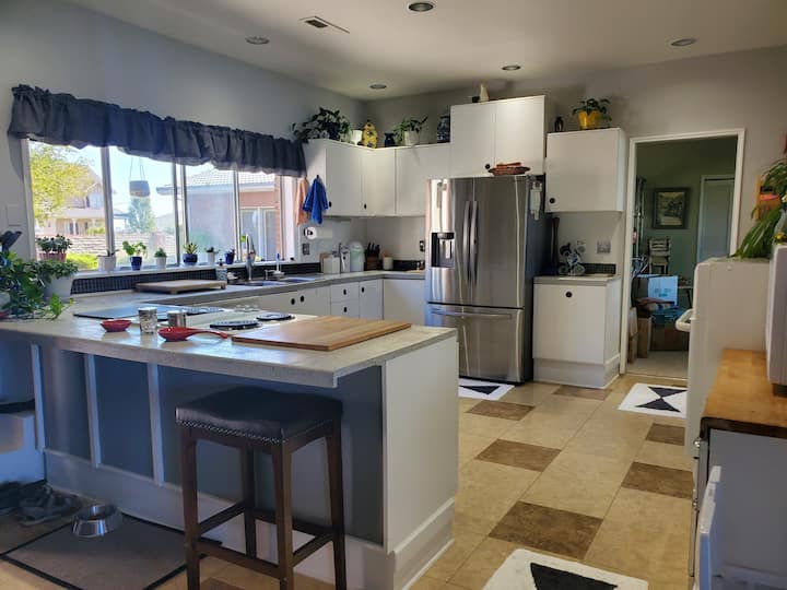 Fort Rhonderosa Suite 1 - Moses Lake, WA