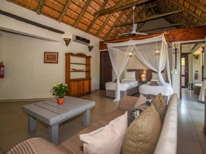 Leopard's Lair Bush Lodge - Hoedspruit