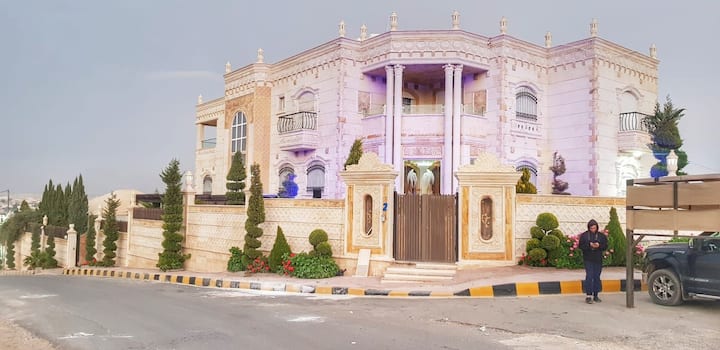 فيلا جميله ورائعه اثاث فاخر جدا - Amman
