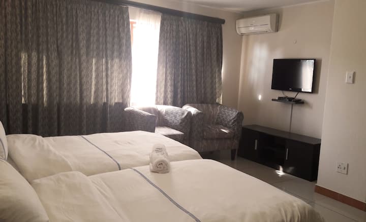 Enoma Guest House - Sandton