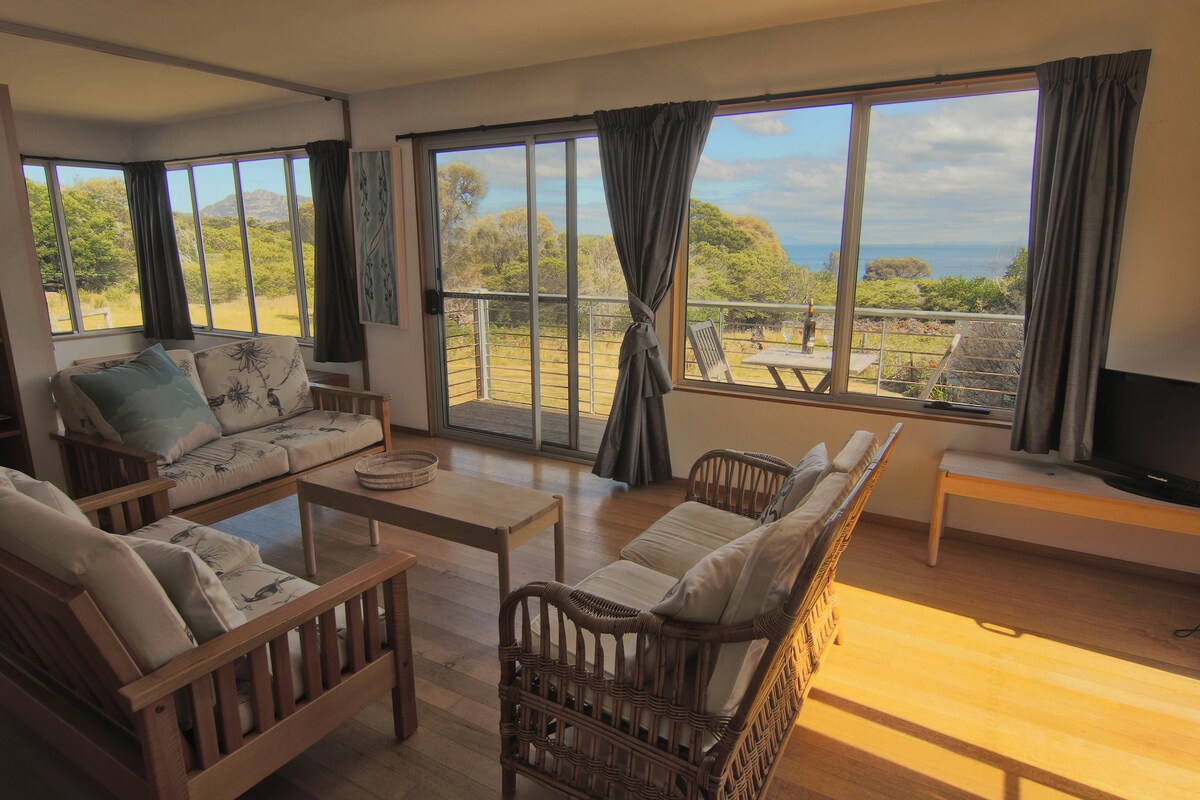The "Backhouse" - Coles Bay