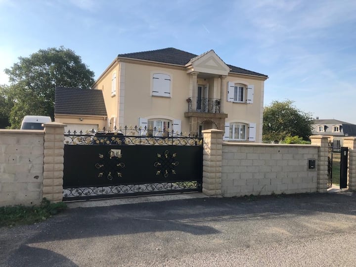 Belle Propriété Atypique Et Qui Vous Feras Rêvé - Dammartin-en-Goële