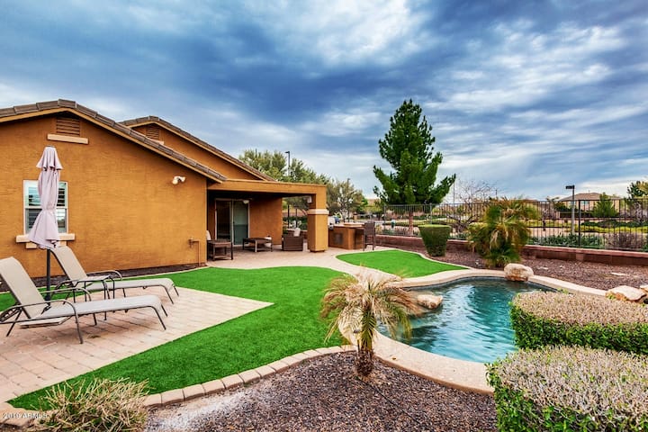 Gilbert Bungalow With Resort Style Backyard!!! - Gilbert, AZ