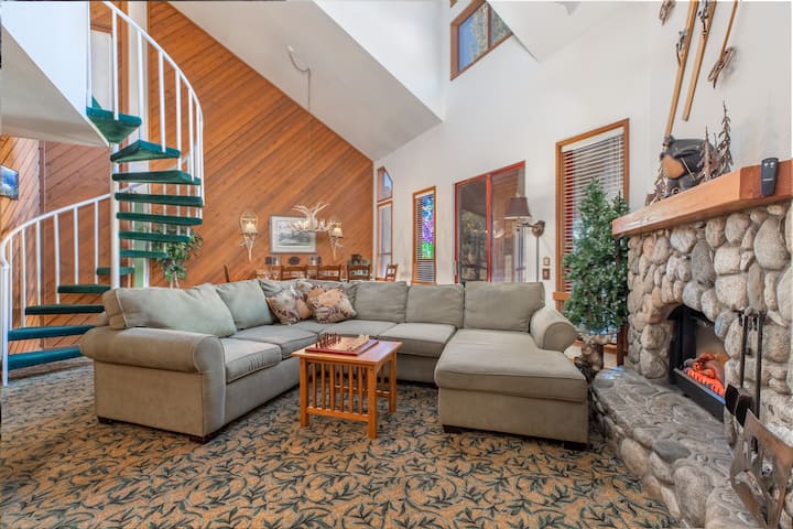 Spacious 3 Bedroom Condo Walking Distance To Eagle - Mammoth Mountain, CA