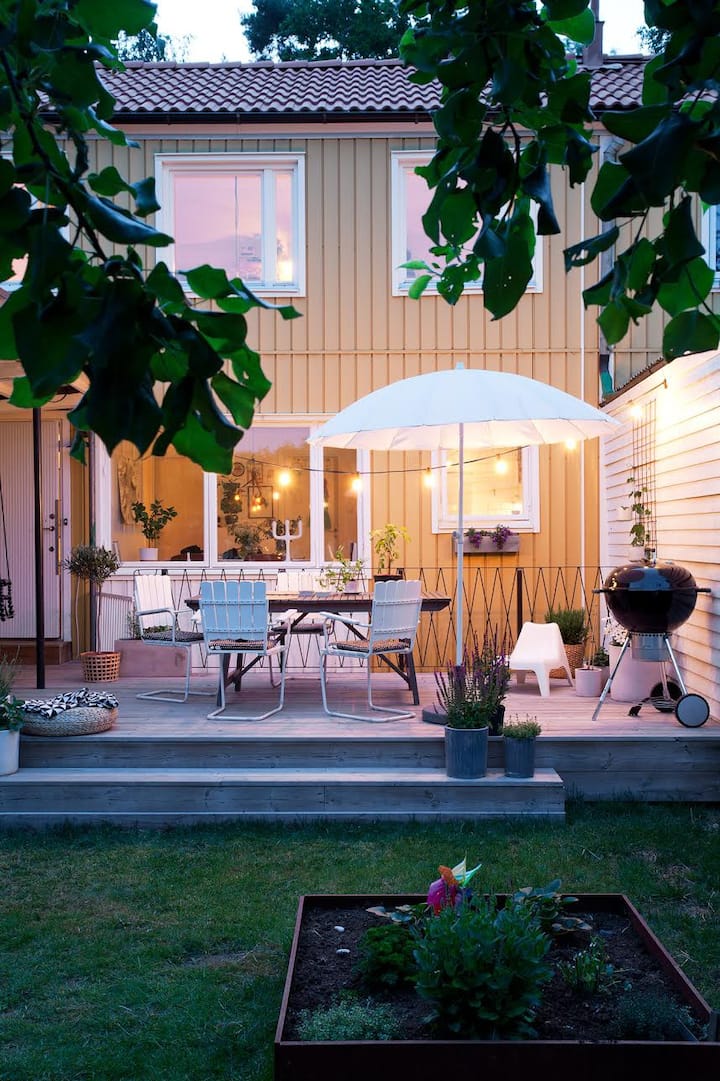 Mysigt Radhus I Bagarmossen Strax Söder Om Sthlm - Stockholm
