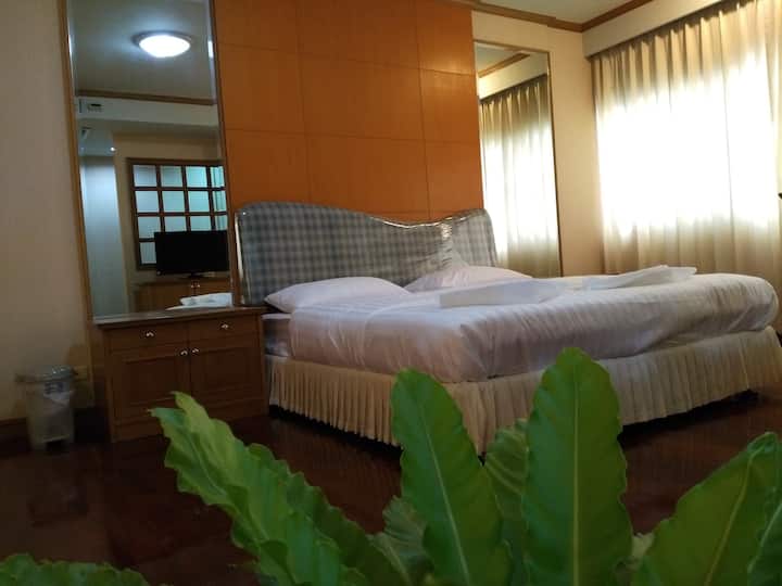 Private Condo In Hippiest Area: 1 Bedroom - Bangkok